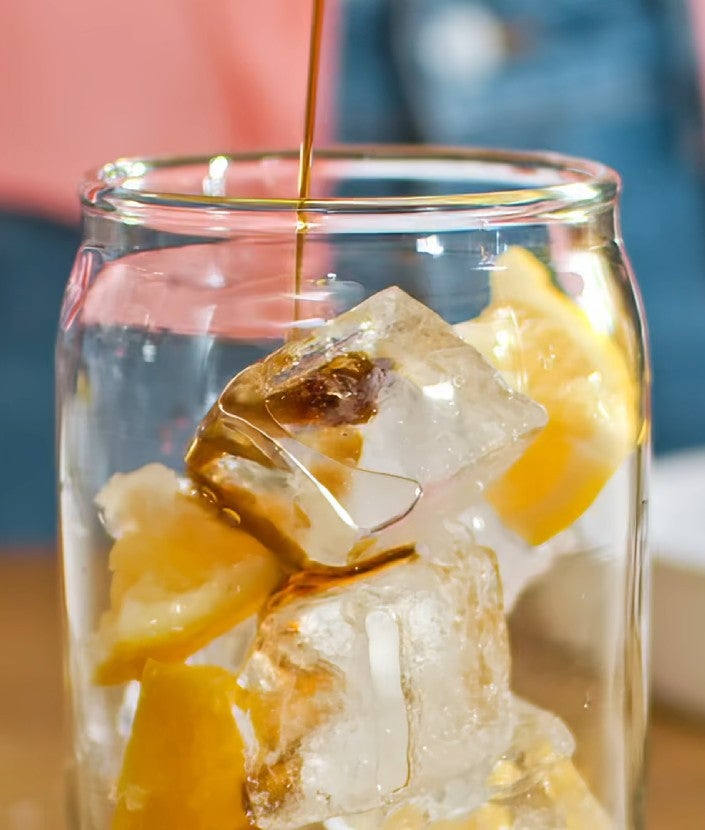 Lemon vanilla iced coffee spritz |NESCAFÉ® México